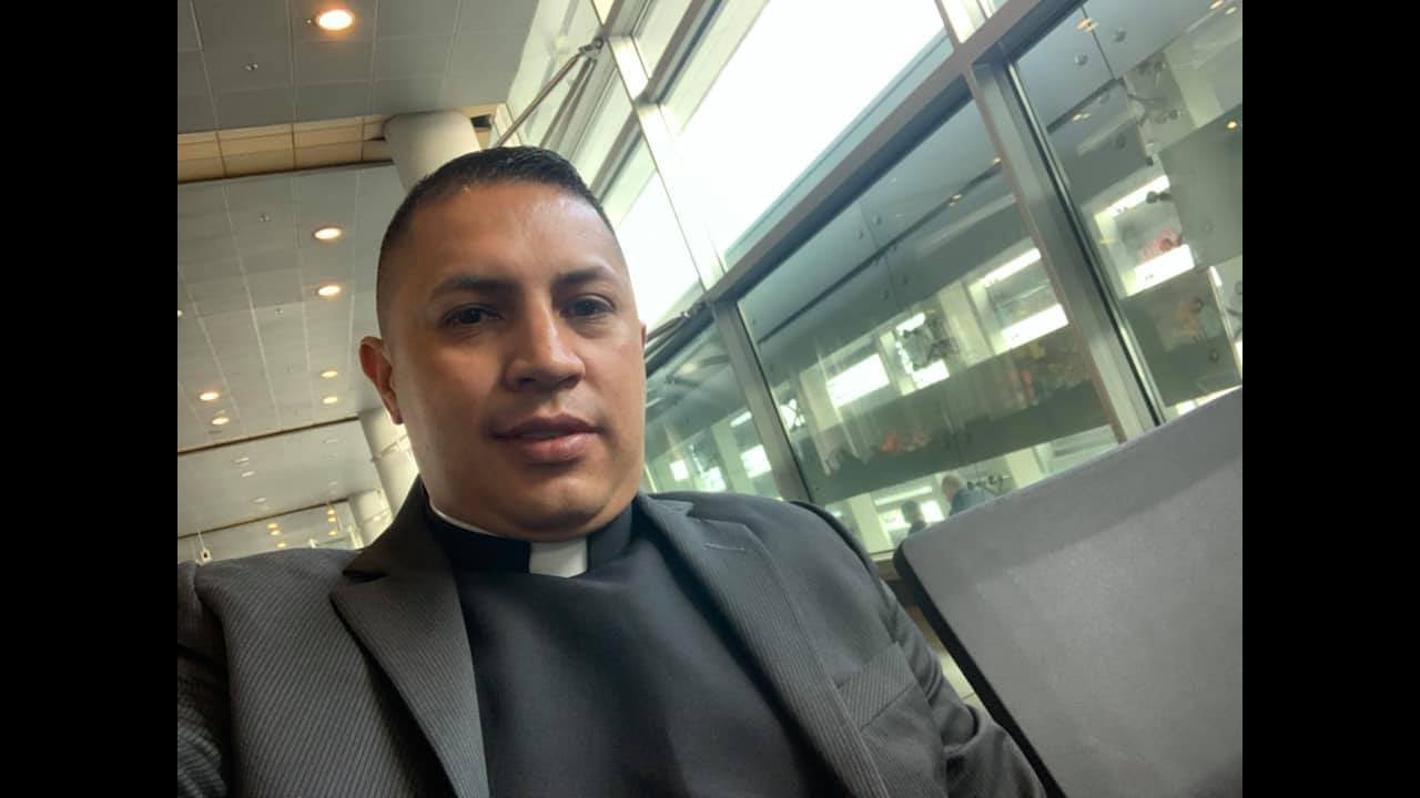 ORACIÓN DE LA NOCHE CON EL PADRE ELKIN LUNES 13 DE JULIO DE 2020 - YouTube