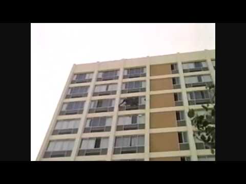 The Amazing Spider-Man 1977 Pilot - Spidey saves the day