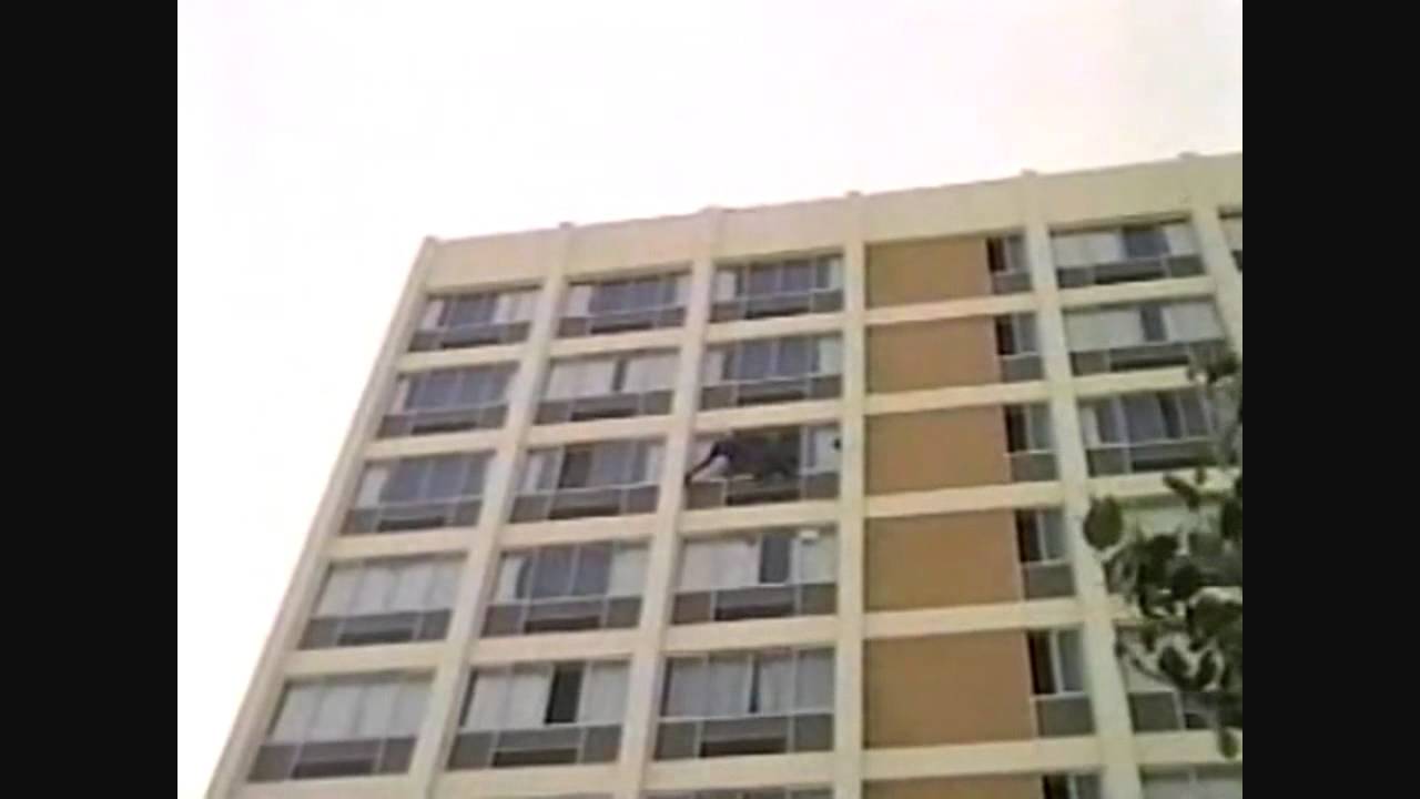 The Amazing Spider-Man 1977 Pilot - Spidey saves the day - YouTube