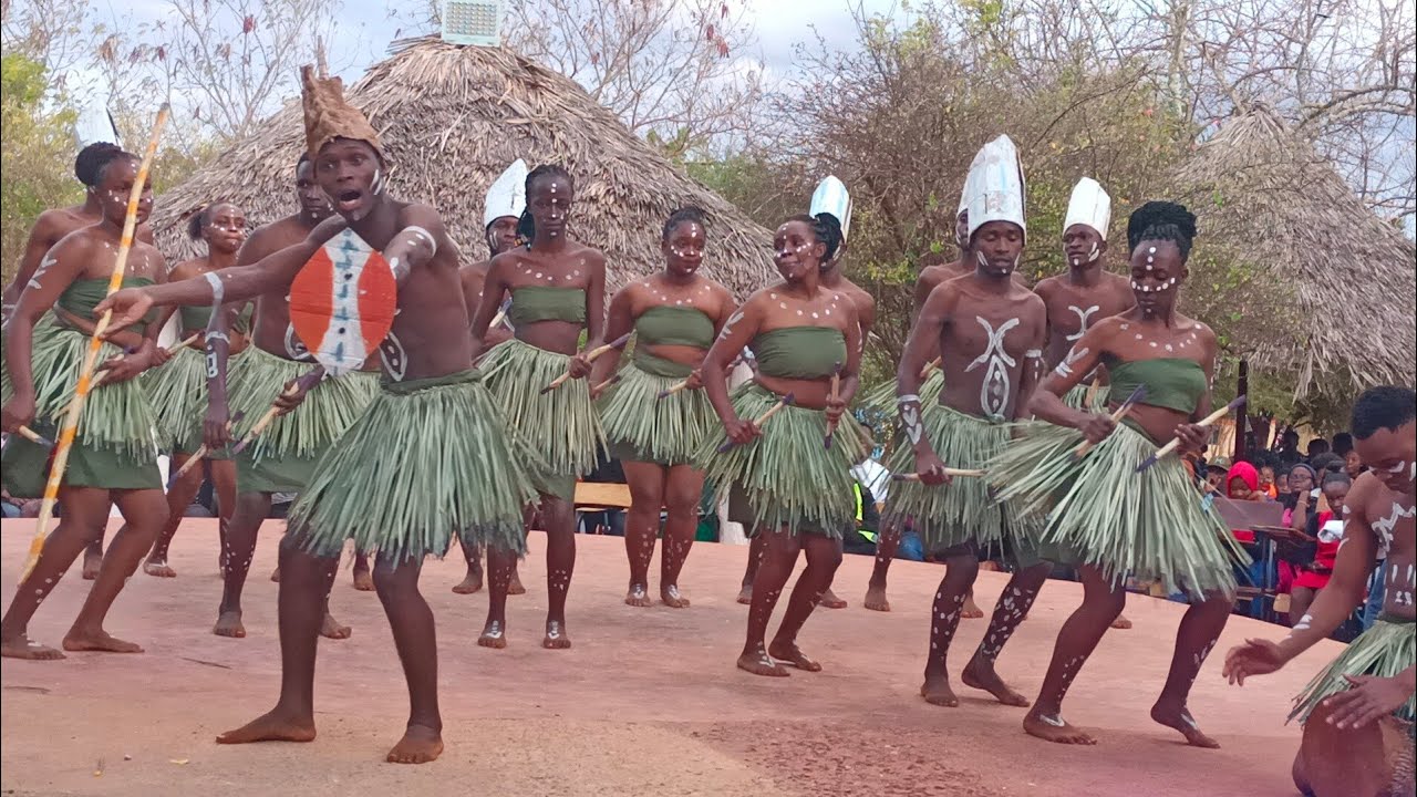 Meru - Embu Sacred Folk Dance and Songs - YouTube