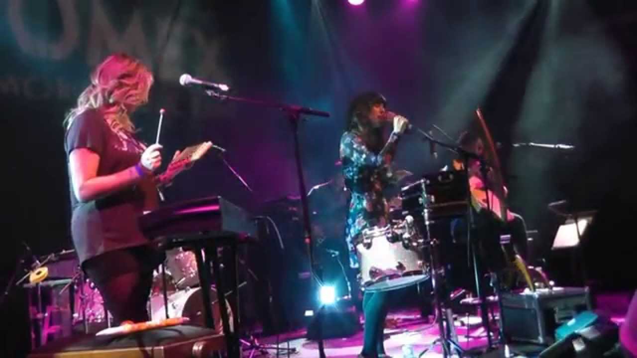 9Bach - Live at Womex 2013, Cardiff - "Pa Le?" - YouTube