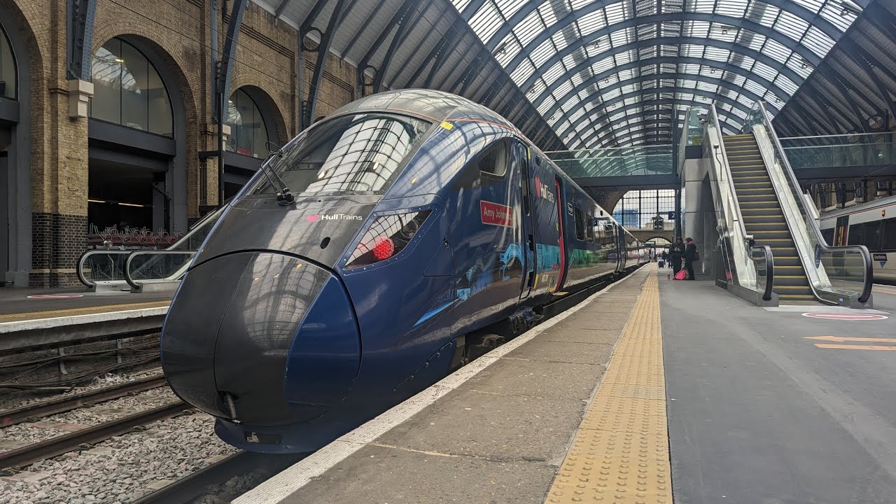 Hull Trains Class 802 departing Grantham - YouTube