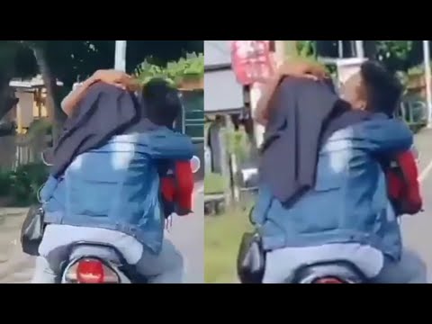 Tak Kuat Menahan Nafsu❗ Sepanjang Jalan Dua Remaja Ini Berciuman Diatas Motor
