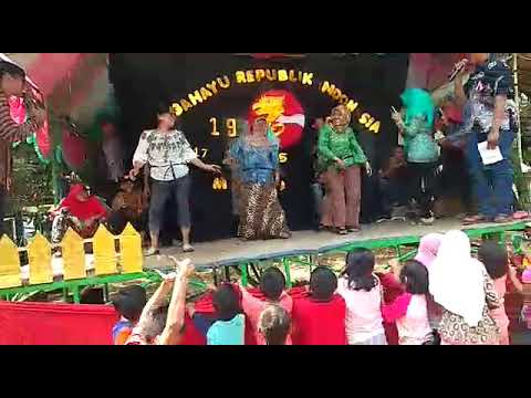 Ema ema nih joget uplek uga 😁