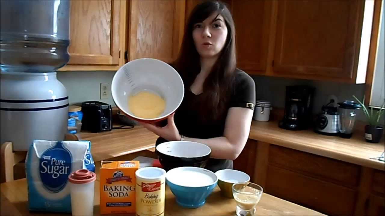 Quick and Easy Cooking Tutorial: Homemade Skillet Cornbread - YouTube