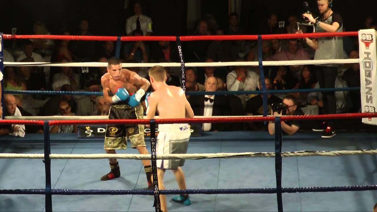 Jason Cunningham v Ross Burkinshaw - YouTube