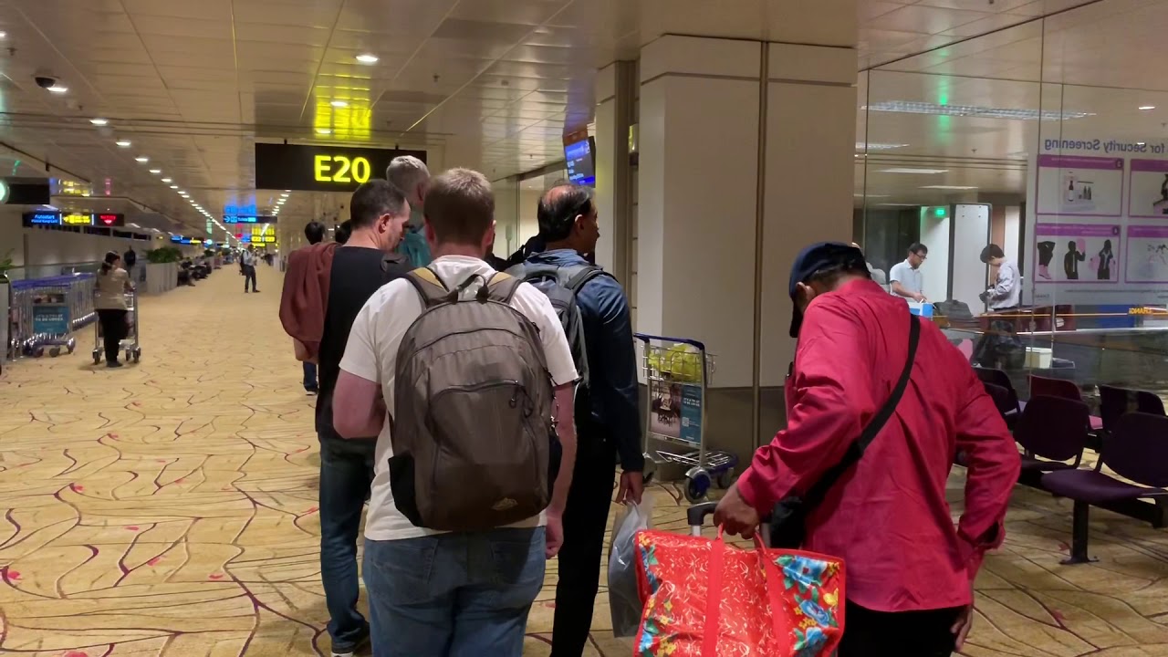 SQ 446 Singapore Airlines Flight From Singapore To Dhaka - YouTube