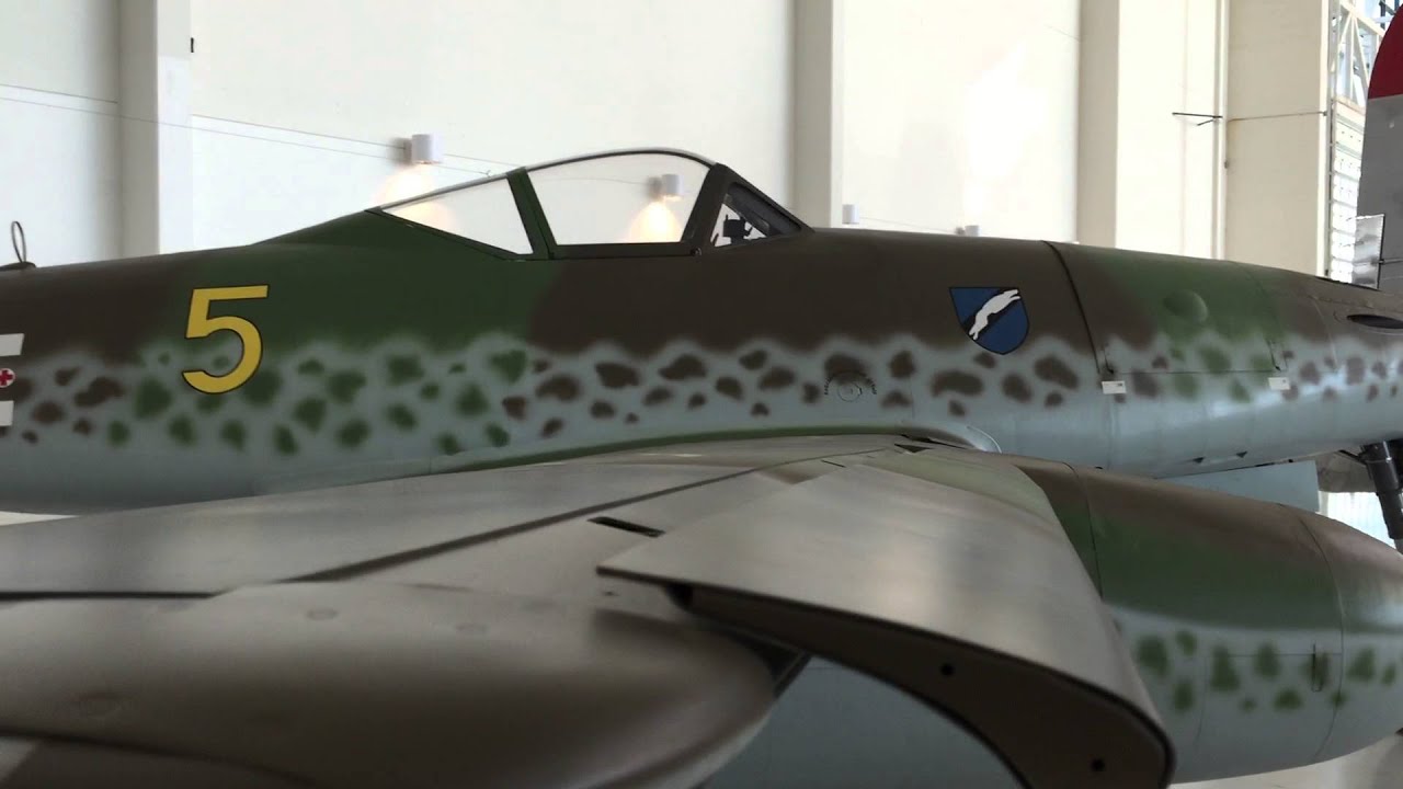 Messerschmitt Me-262 replica - YouTube