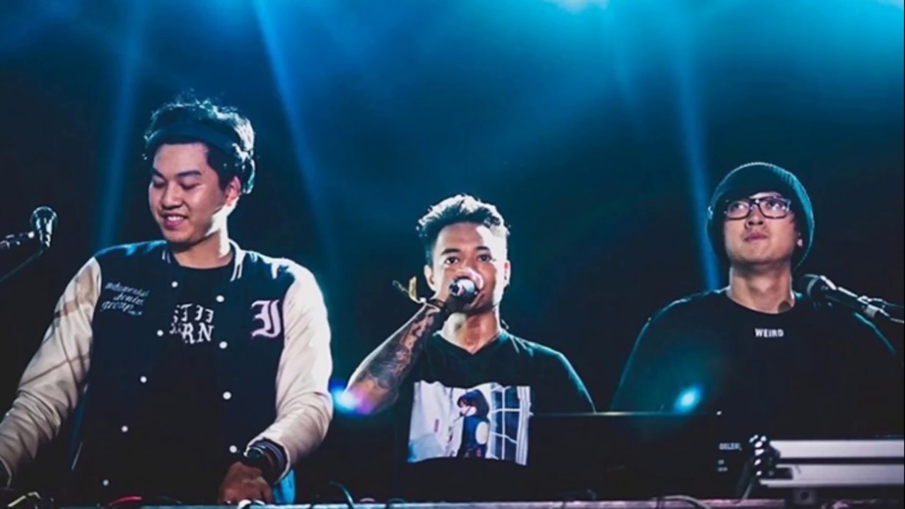 Weird Genius - DPS [Lyrics] - YouTube