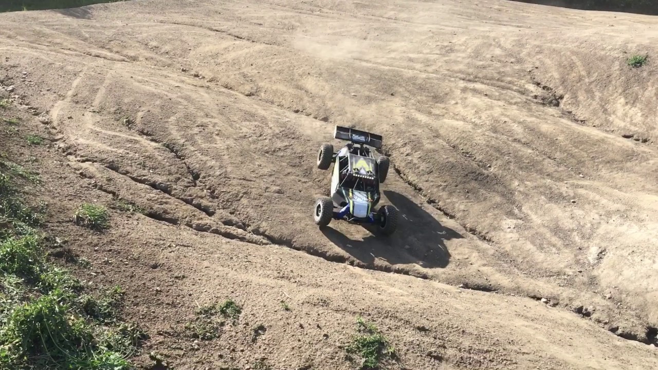 Desert buggy XL-E Making It Fly - YouTube