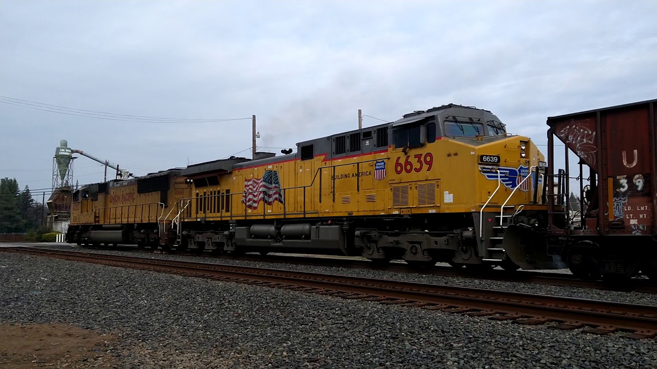 UP 4203 UP 6639 LEAD A NORTHBOUND FREIGHT TRAIN - YouTube