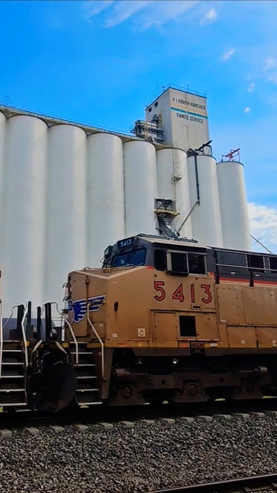 UP Eastbound With 3 Mid DPU'S - YouTube