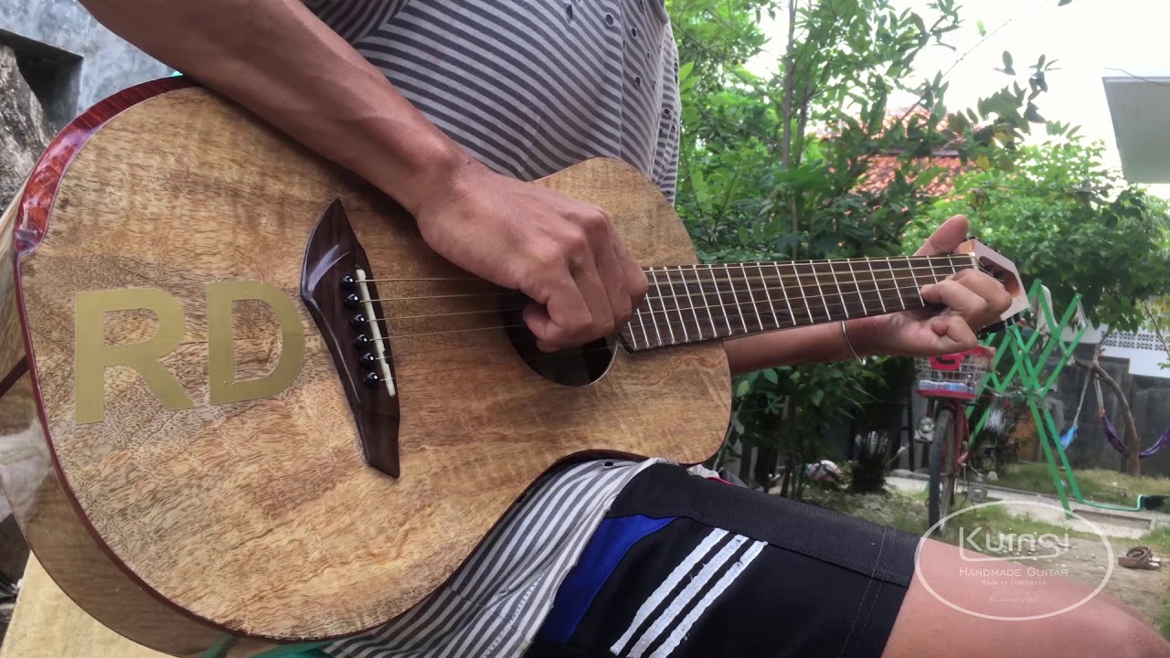 Sound Sample Guitar Custom Mango Wood Traveler Series (Gitar Solid kayu ...