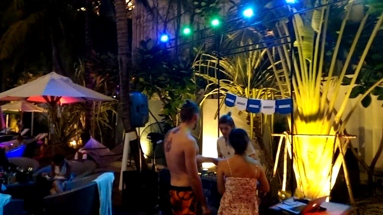Baraquda Pool Party Pattaya after 9 p.m. - YouTube