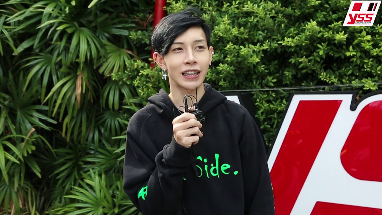 INTERVIEW คุณฟุ้ง จากช่องยูทูป Dark Side Channel - YouTube