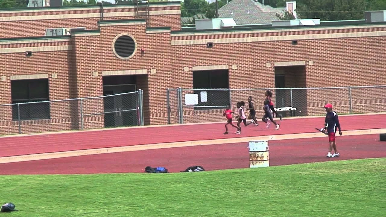 Jaiden Baker & Raven Washington 400m May 12 - YouTube