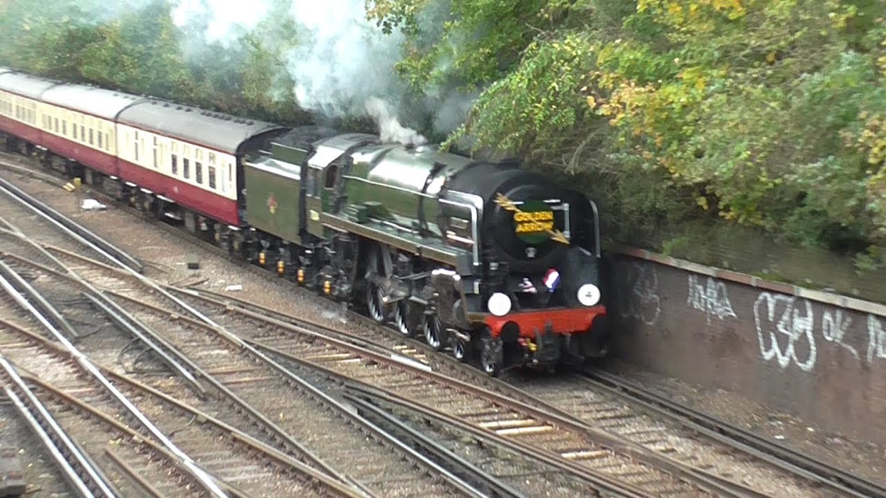 Britannia 70014 'Iron Duke' on Golden Arrow on 26th October 2019 - YouTube