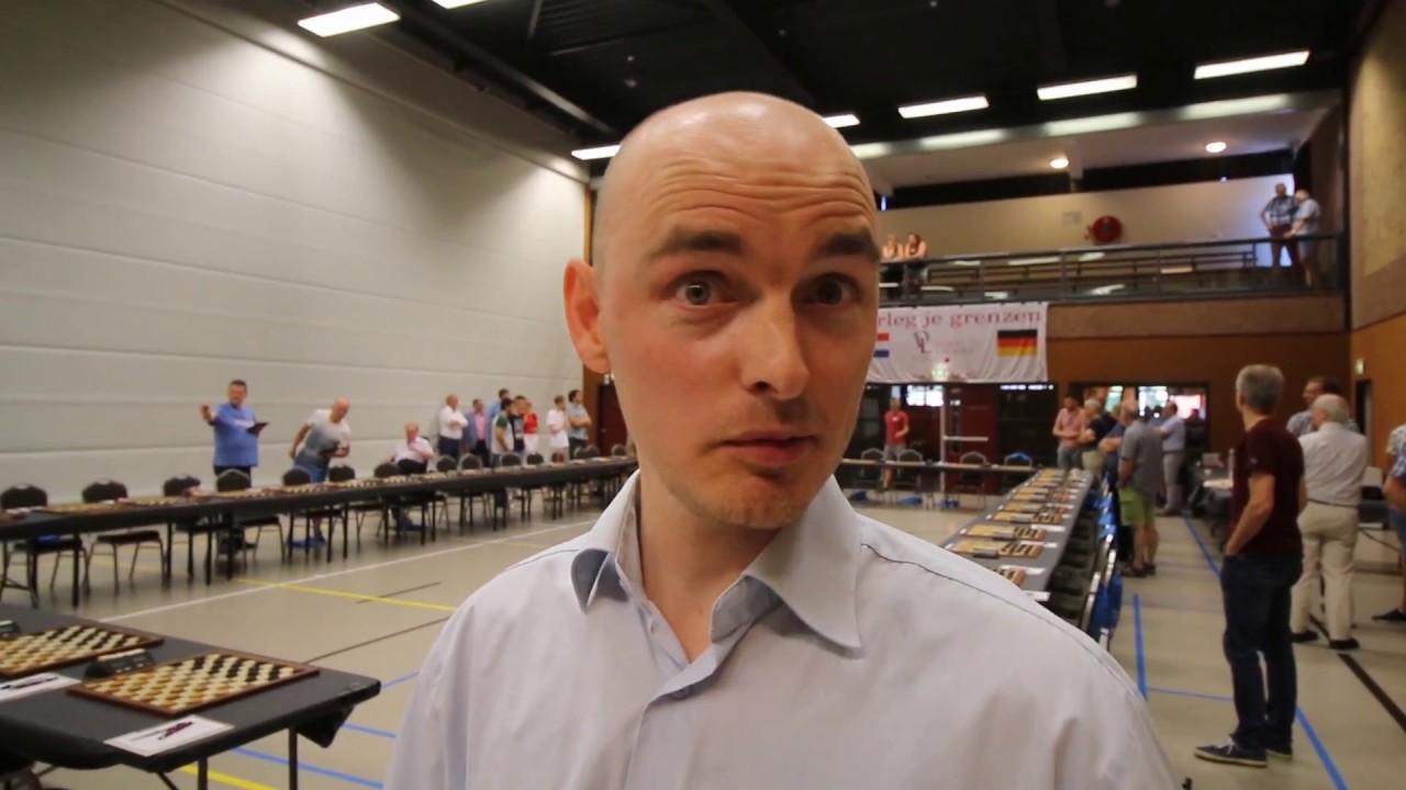 Wereldrecordpoging kloksimultaan van Gil Salomé 2018 - YouTube