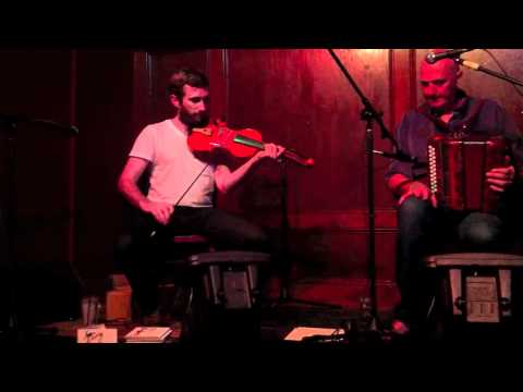 Port na Bpúcai - Brendan Begley & Caoimhín Ó Raghallaigh - YouTube