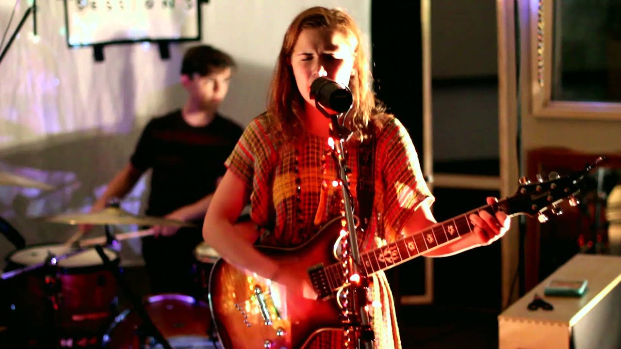 Squirrel Queen - "Coming Home" - Live on Sundown Sessions - YouTube