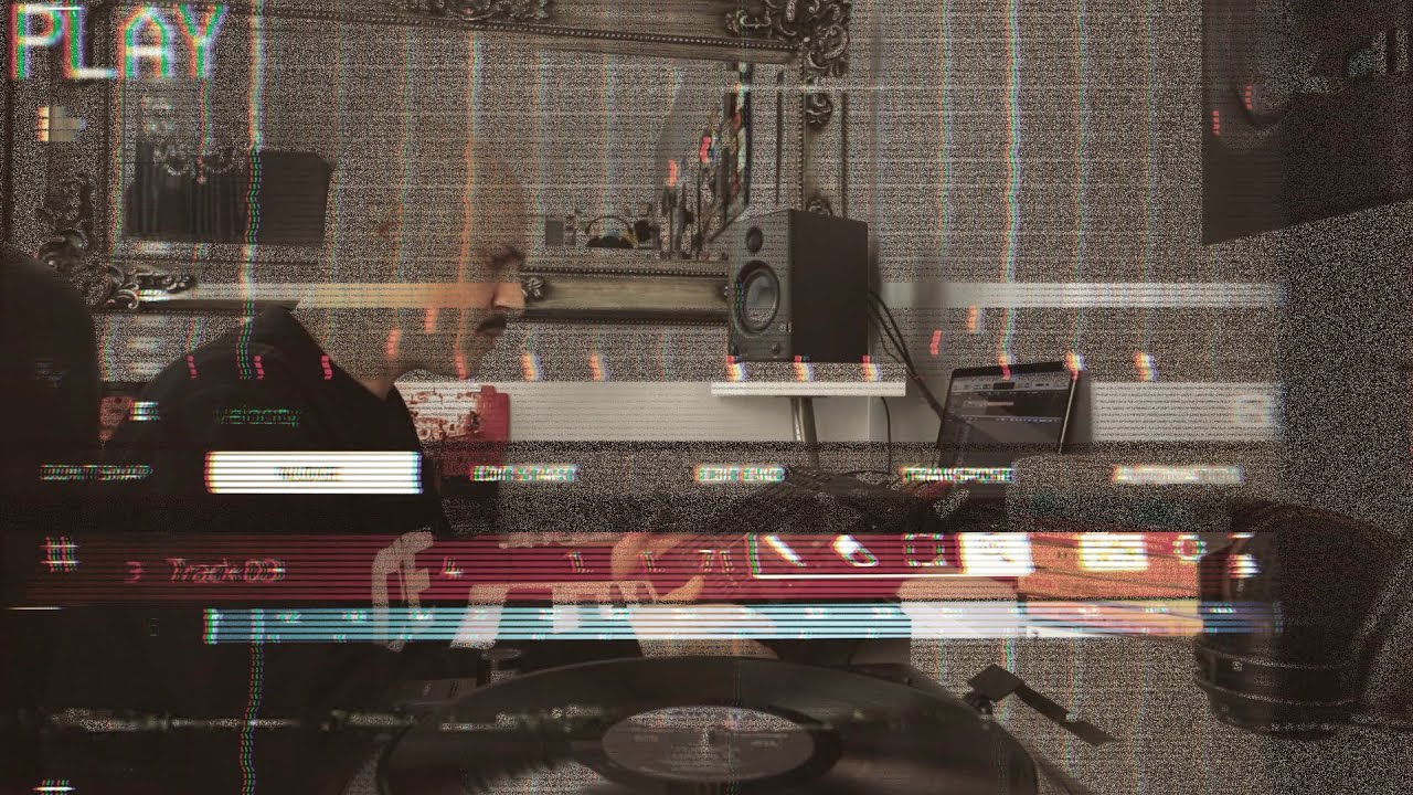 Sampling Vinyl + Beat making (MPC Live II) - YouTube