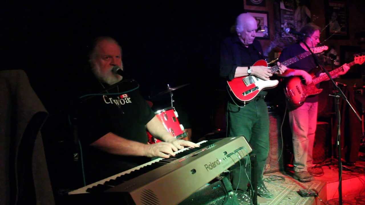 Kelly Jay performing "One night with you" - YouTube