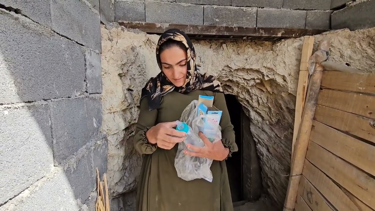 A Homeless Mother's Kindness to Two Starving, Dirty Orphan Girls - YouTube