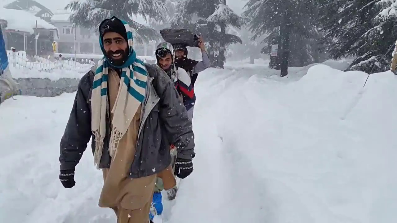 Naran adventure during snow fall - YouTube