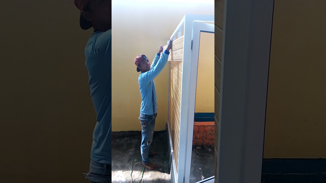 partisi PVC rangka besi kombinasi warna coklat putih - YouTube