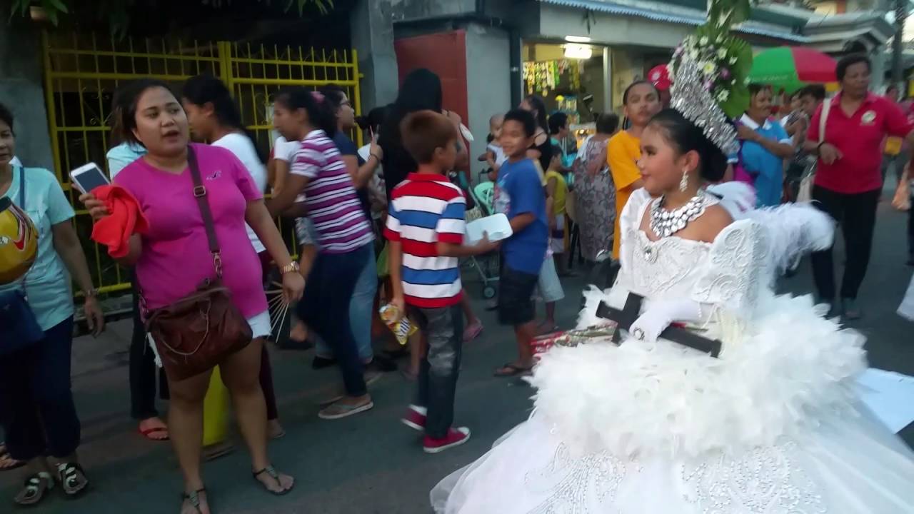 Flores the Mayo. Mika as Reyna Elena 2 - YouTube