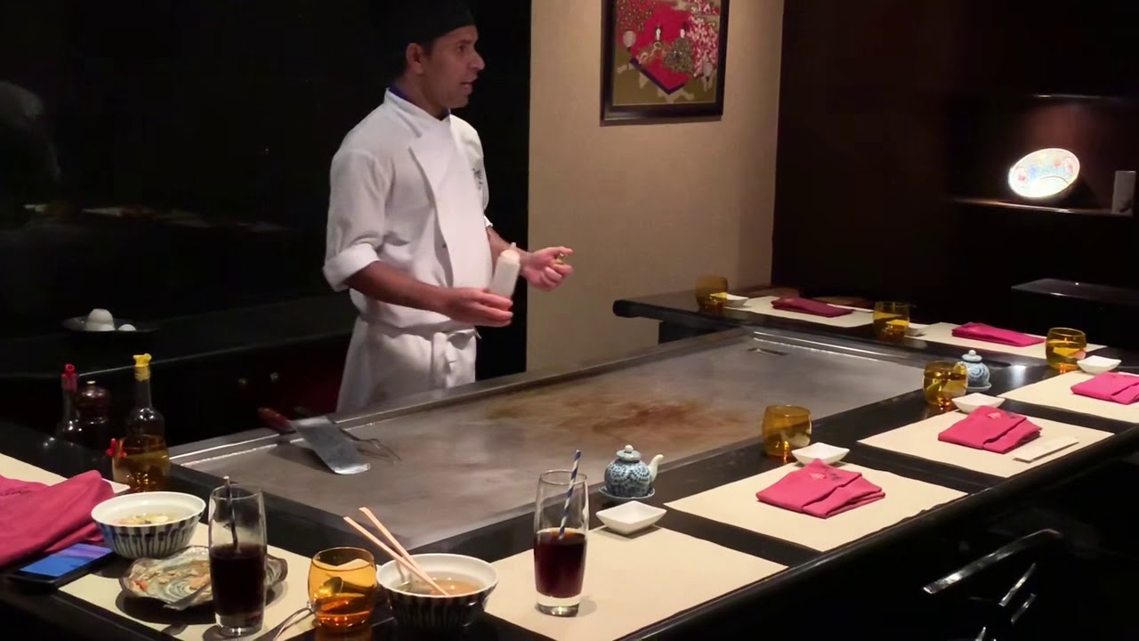 Mini show at the Minato, Radisson Blu Hotel, Dubai Diera Creek - YouTube