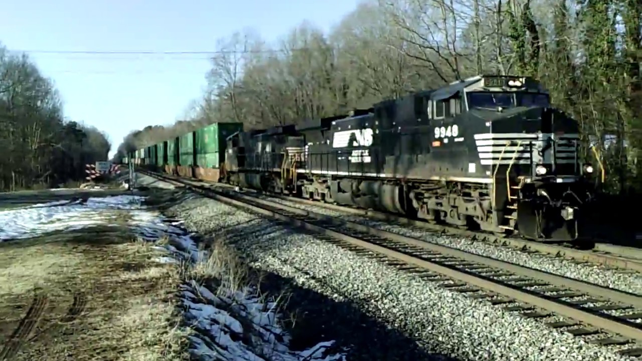 NS 290 Intermodal Baretables longest 290 I've ever seen by Five Row 1 ...