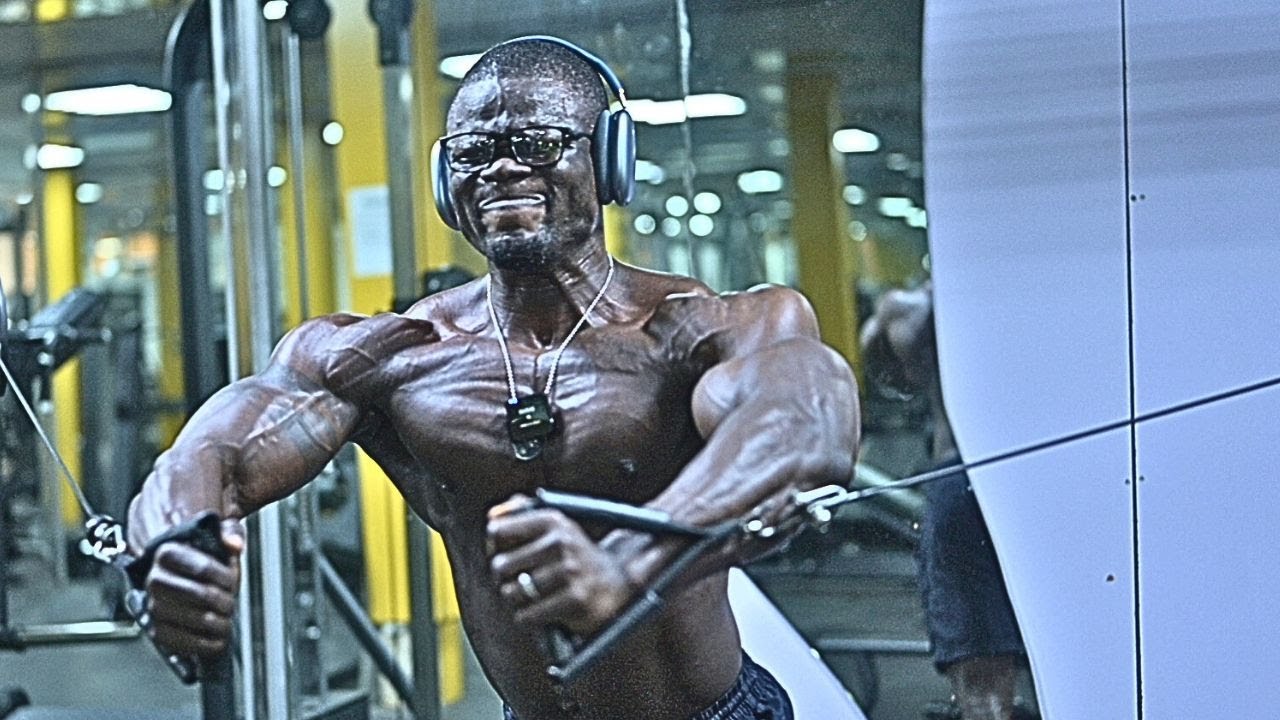 Chest Day Series 4: Ep 4 - Chesticles For Days (Pre Bulk) - YouTube