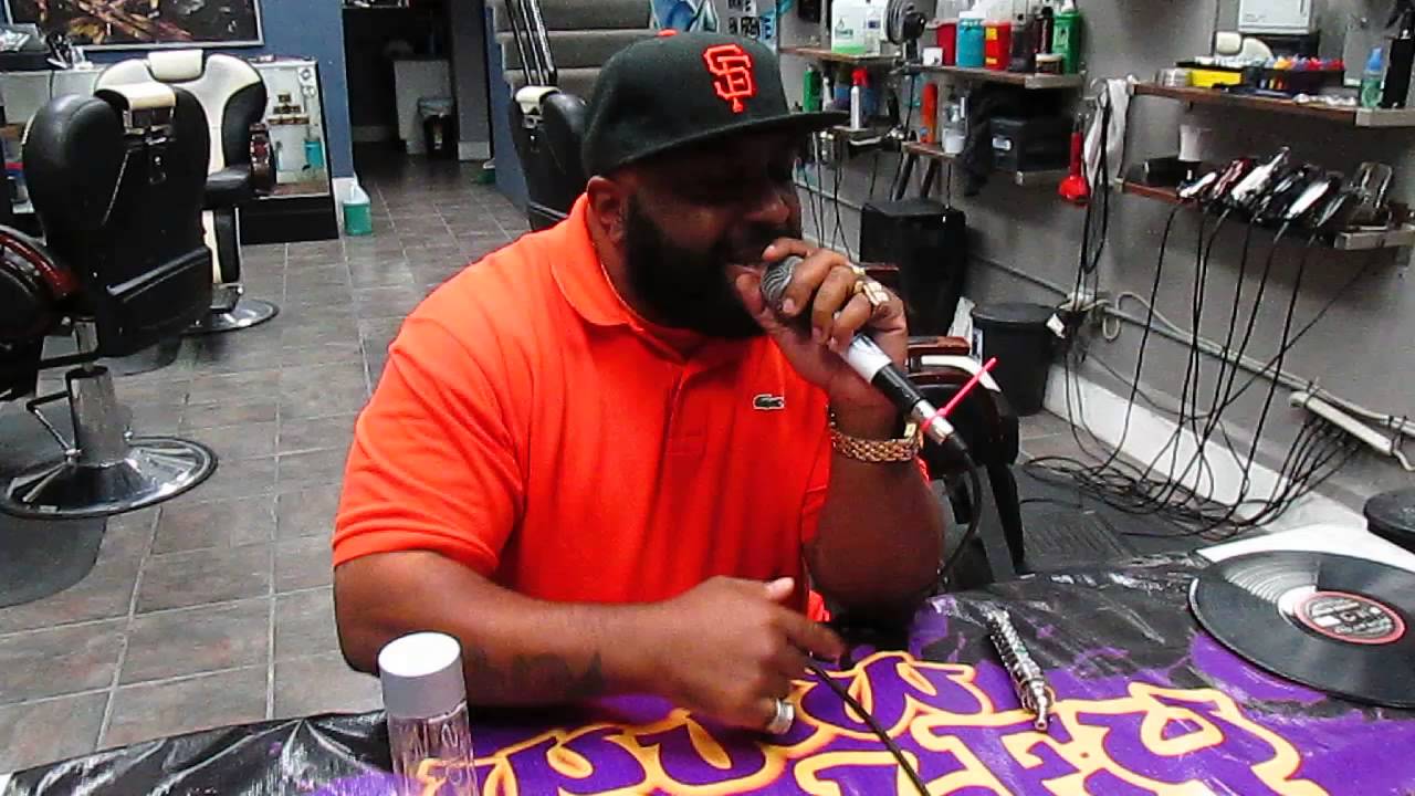 FREESTYLE SESSION WITH BORN ALLAH ON WWW.HUSKEYRADIO.COM - YouTube