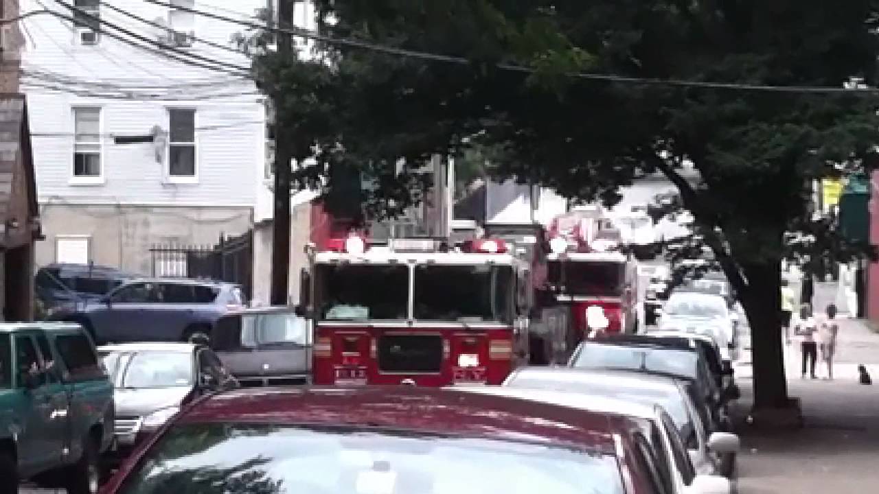 FDNY Engine 63 , Ladder 39 & Ladder 32 - YouTube