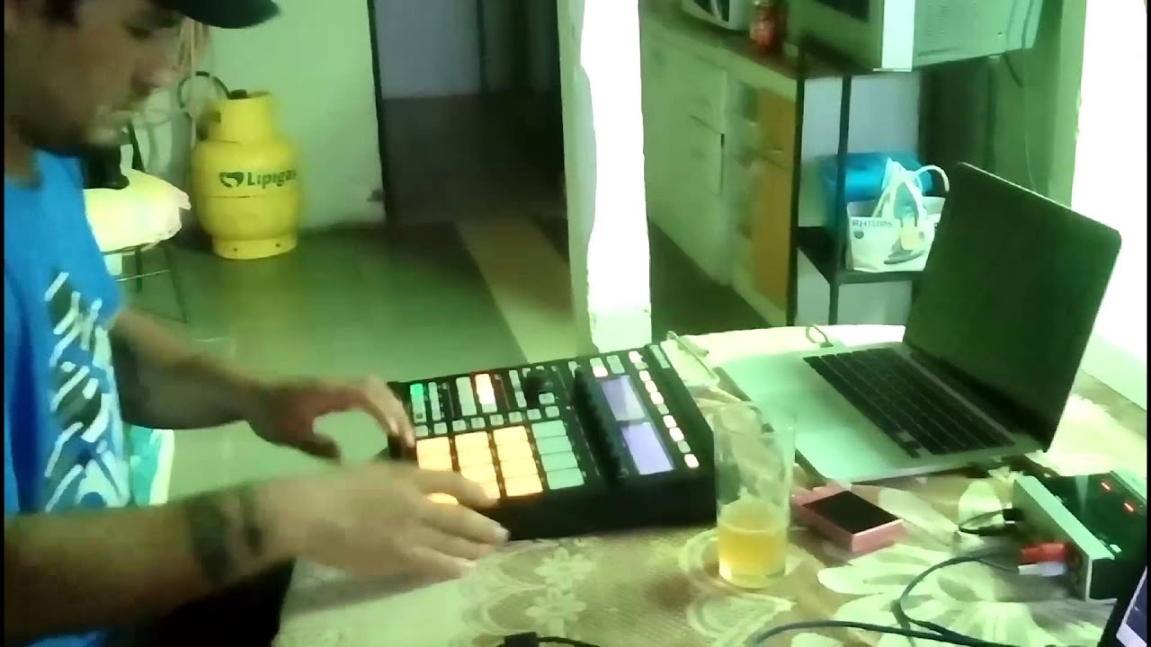 Dj skipper Beat Maschine mk2 - YouTube