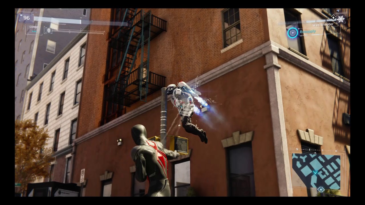 Spider-Man (PS4) - Sable Guard Stuck on Lamppost Glitch (Almost ...