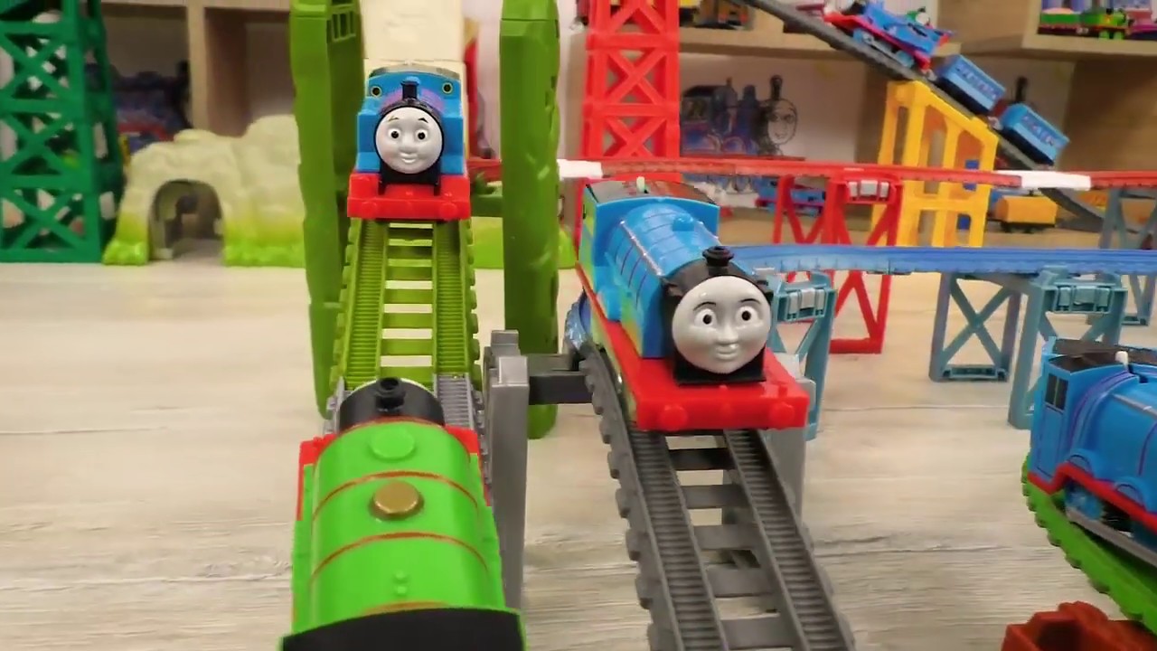 Blue vs Red vs Green Which Color is more Powerful TrackMaster Thomas ...