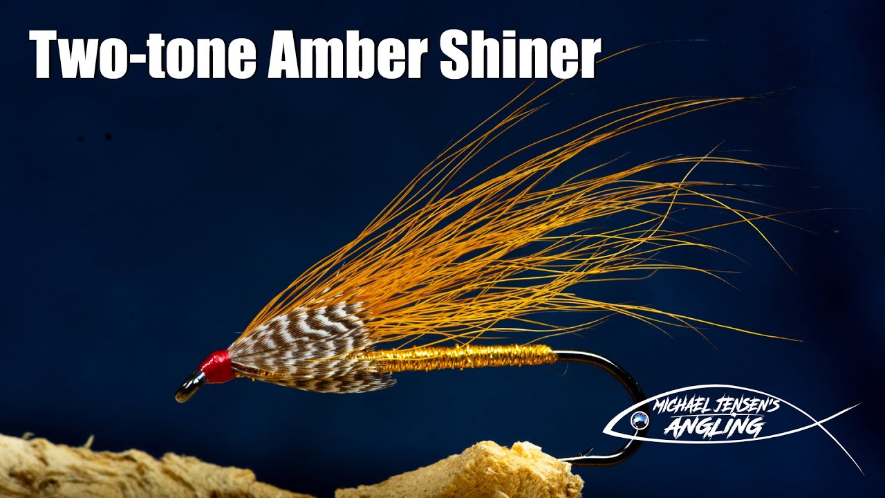 Two-tone Amber Shiner - classic bucktail fly tying - YouTube