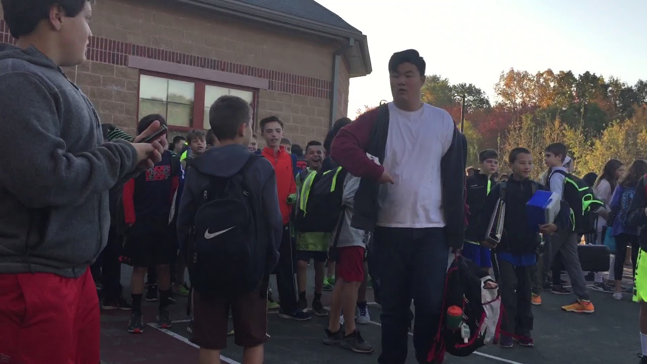 CRAZY MIDDLE SCHOOL FIGHT - YouTube