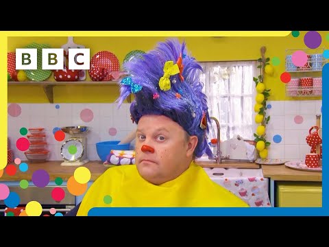 Lord Tumble Gets a Haircut! | Mr Tumble and Friends