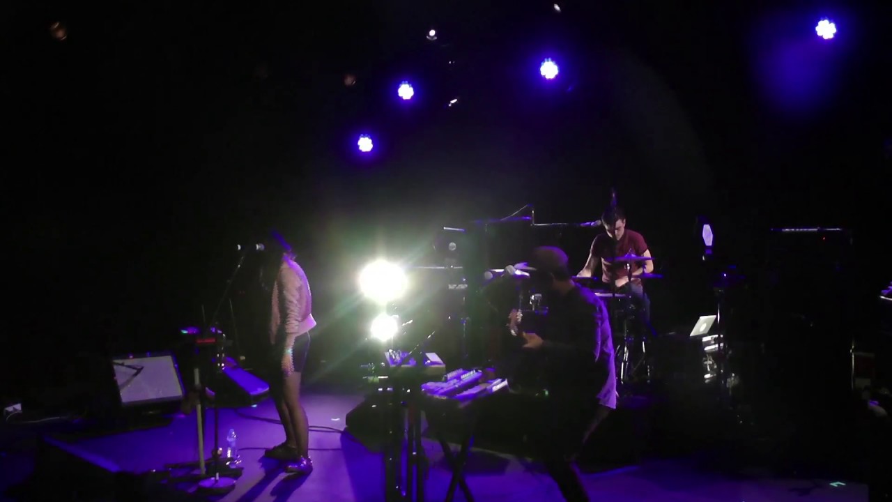 DUSK TOTEM - AHAH @ LA SEINE MUSICALE // MAI 2017 - YouTube