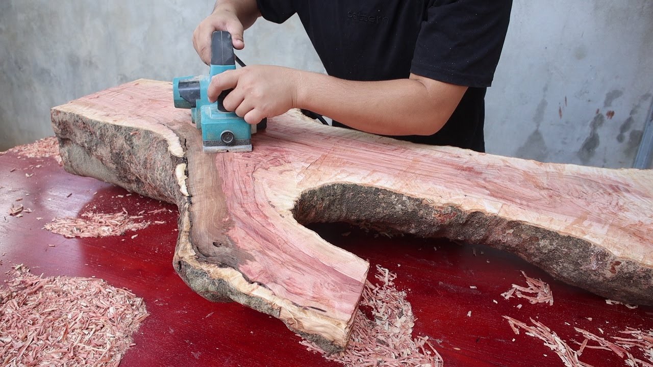 Incredible Dead Tree Stump Transformation into a Stunning Art Piece ...