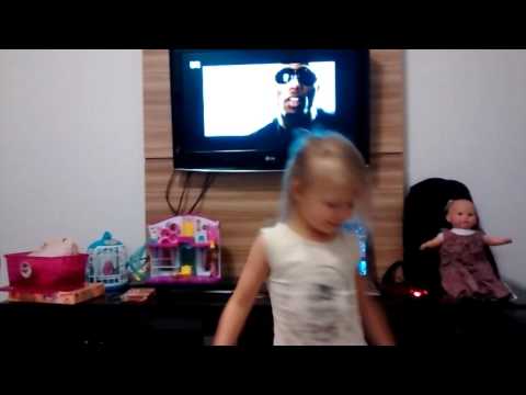 Nina dançando price tag