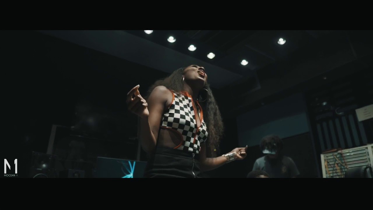 Nia Amber - ROCKSTAR MUSIC GROUP SIGNING - YouTube