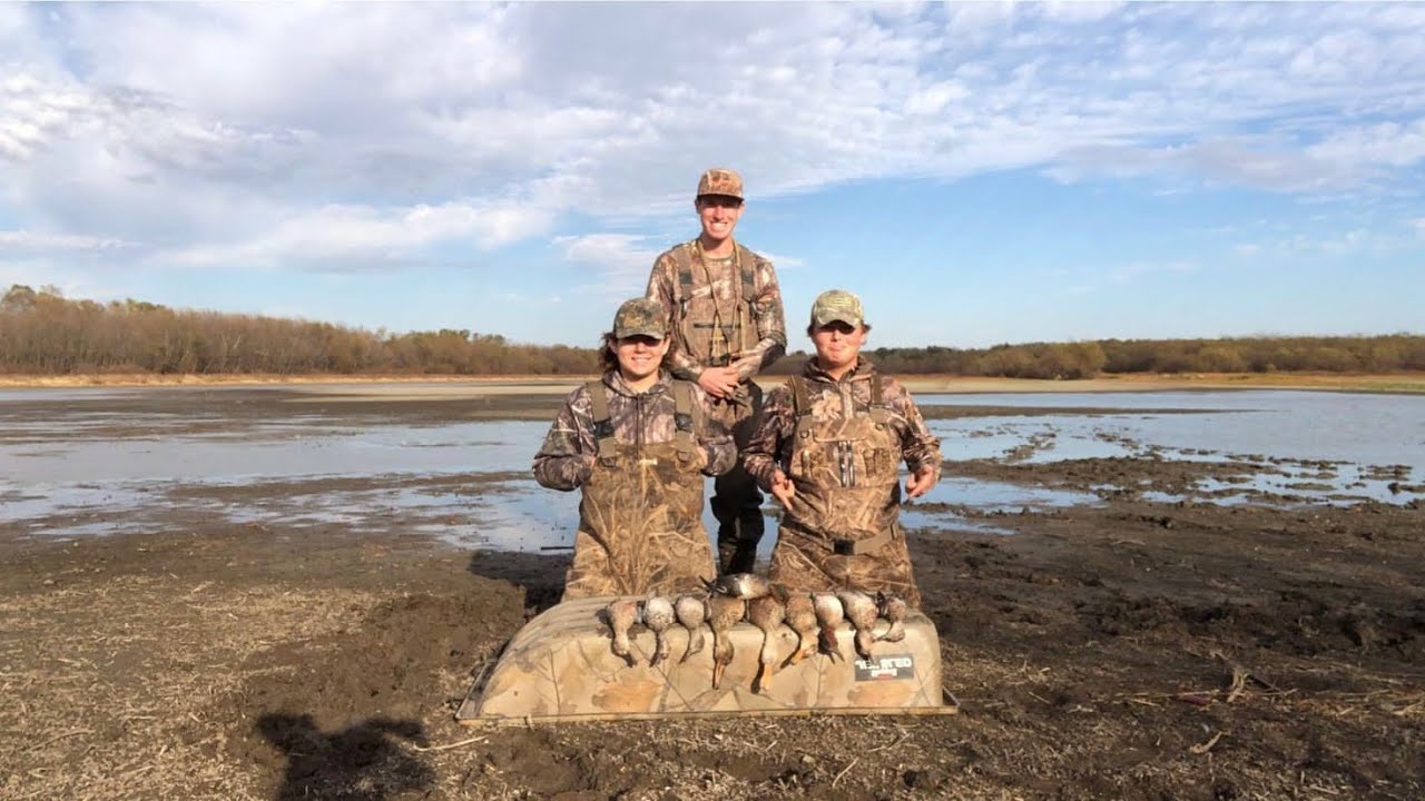 Fun Duck Hunting Morning!! (Almost Limited) #duckhunting - YouTube