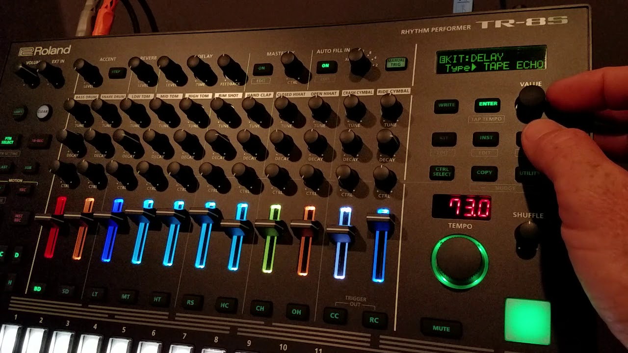 Roland TR-8s Tutorial: Changing the Kit FX and Master FX - YouTube