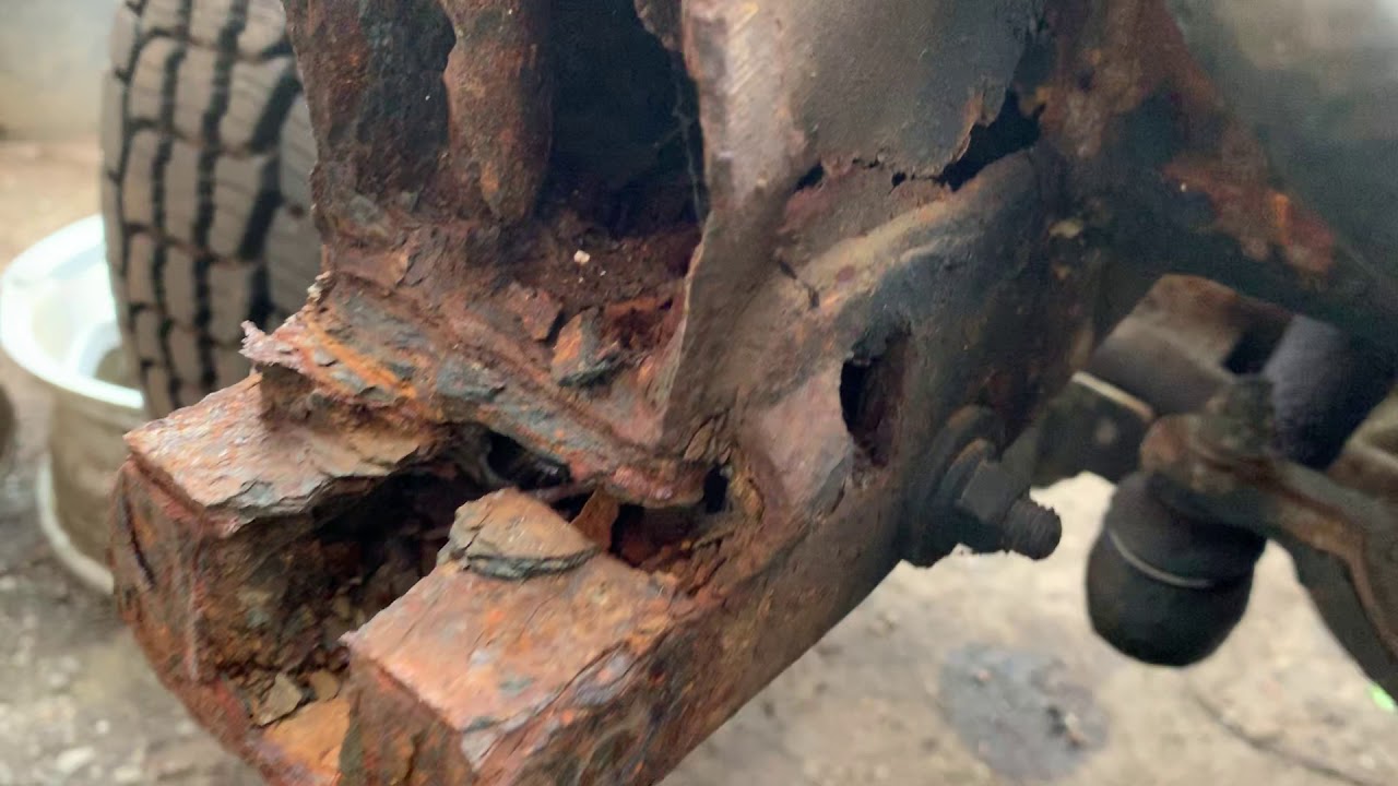 land rover defender 90 rusty chassis - YouTube