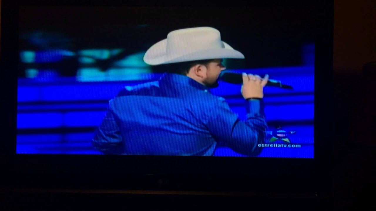 Prince Royce y Roberto Tapia en Premios De La Radio 2014 - YouTube