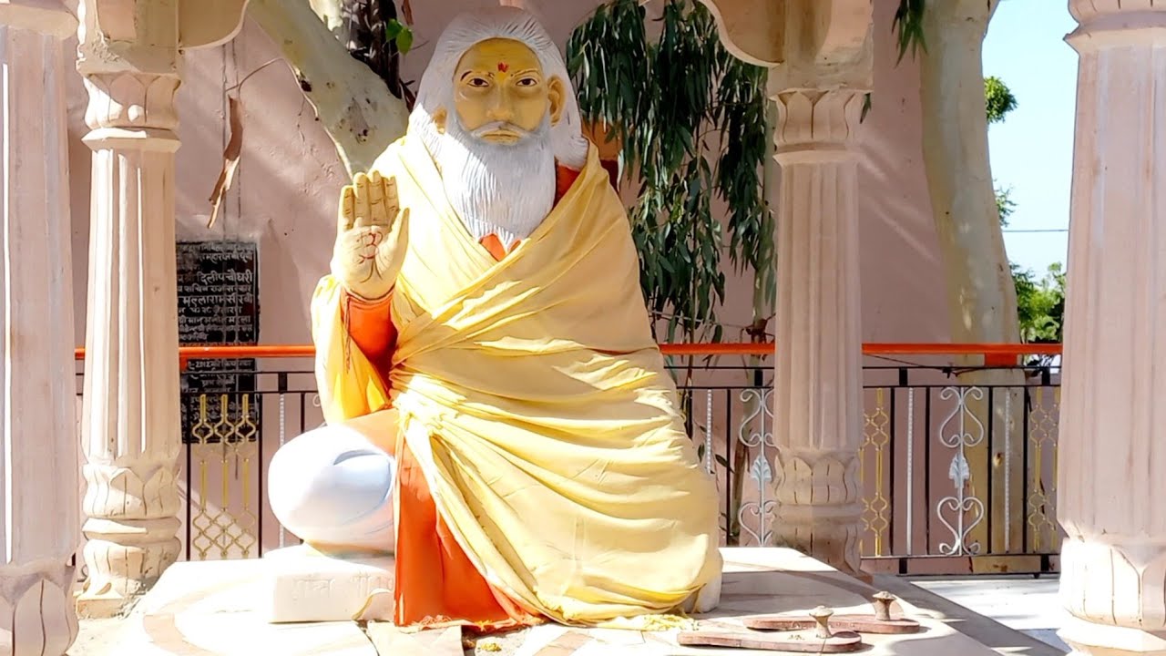 mere gaav ke mandir ja kar Darshan kar bahut acha laga // bachho ki ...